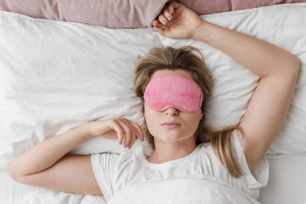 Sleep during bright nights – how to sleep better this summer - Lifeline ...